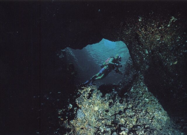 GROTTE MARINE E IL FONDALE DI